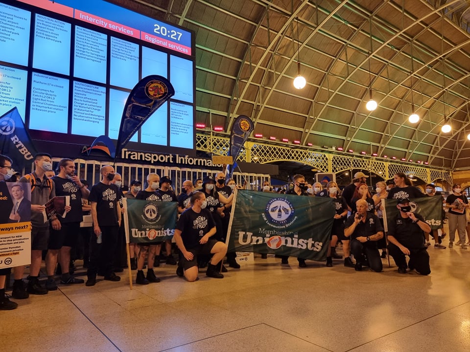 NSW rail workers strike against the government | Red Flag