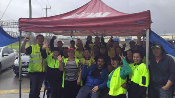 Packaging factory workers wrap up strike with a win | Red Flag